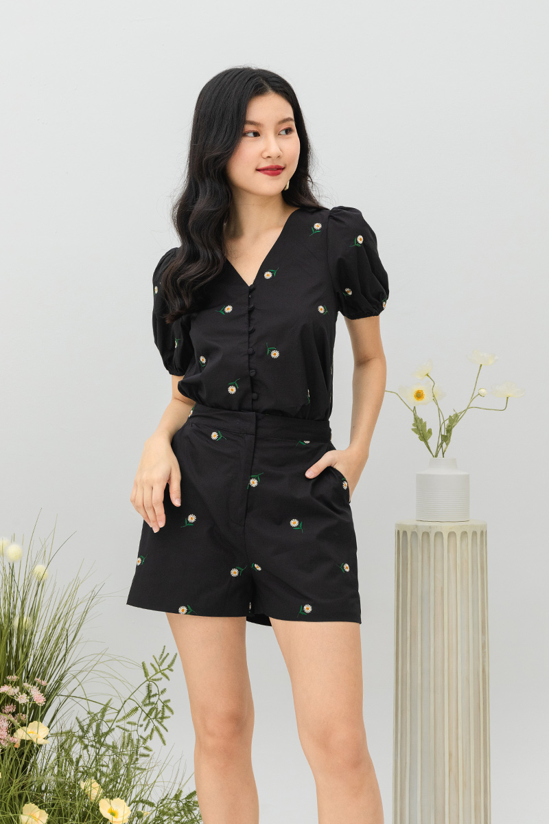 Daisy Breeze Embroidery Shorts in Black | FlymetoParis