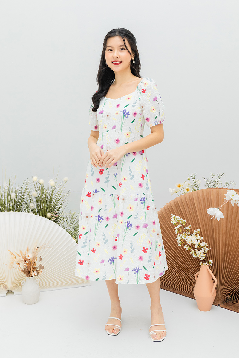 Flower Dome Sleeved Dress in Creamy White | FlymetoParis